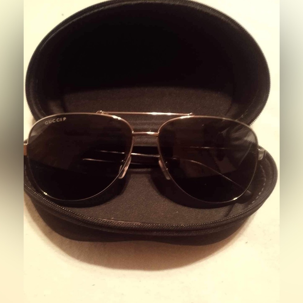 Authentic Gucci Aviator Sunglasses With Case - Gem